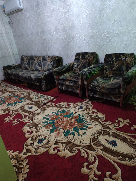 Gilam va divan sotiladi
