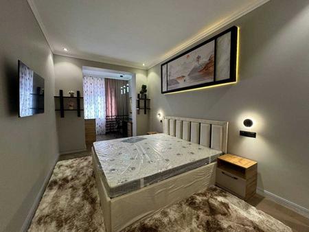 3 xonali 90m2 2-qavat sotiladi.