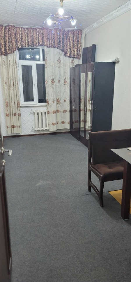 Продаётся квартира Чиланзар 20 квартал 2/4/4 1,5×6 балкон