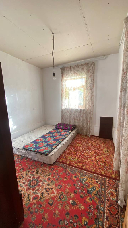 Sotiladi.Dacha hovli