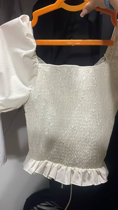 Белый топ с завязками