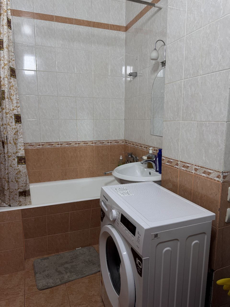 Сдается квартира ул Бабура 3/4/9. 81м2 комиссия есть!
