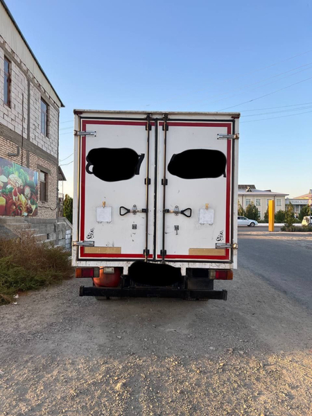 Isuzu Nqr sotiladi