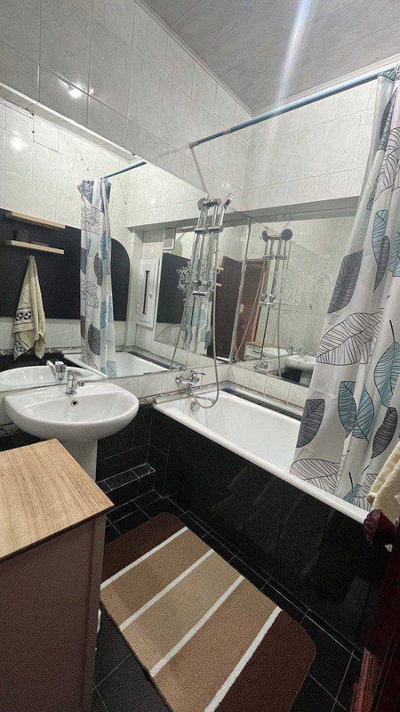 V3963 2/8/9 Шота Руставели Ор.р: кафе B&B, Океан 64м2 евроремонт