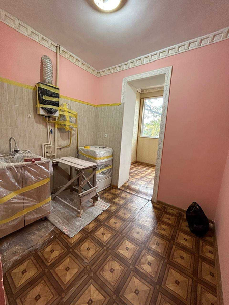 Срочно! 2/8/9 улица Сайхун. Электроаппарат. 64м2. Косметика.