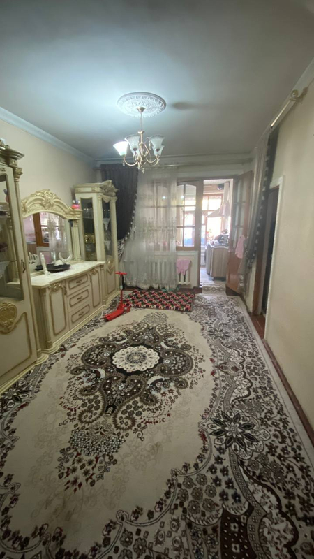 Квартира сотилади 1 етаж 3 хона