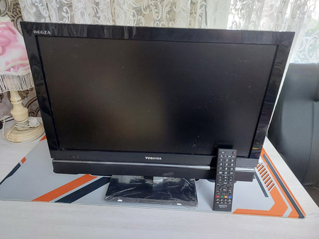 Телевизор LCD Тошиба модель 24 PS 1 V
