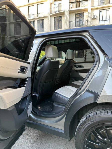 Автомобиль  Land Rover Velar