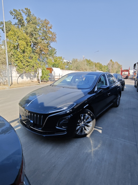 Hongqi EQM5 nalichida. Yandexga primyer tarifga otadi honji