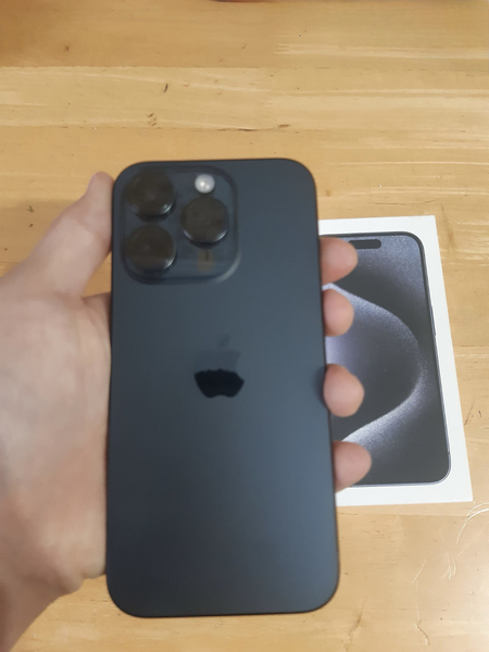 iPhone 15 Pro sotiladi 128GB aybi yo