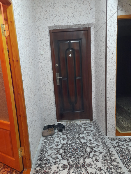 2 хонали уй сотилади ёки 3 хоналикка алмаштирилади