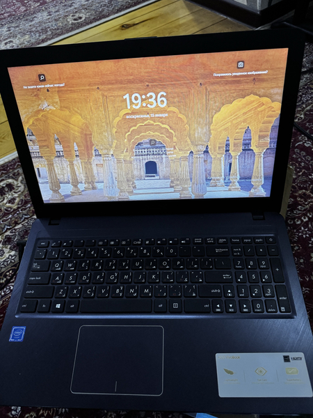 Asus Vivo Book 15.6 intel R N4000, 1TB, 4GB ОЗУ в идеале как новый