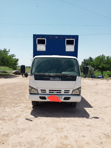 Isuzu NQR sotiladi