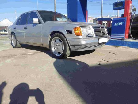 Mercedes Benz w124 sotiladi