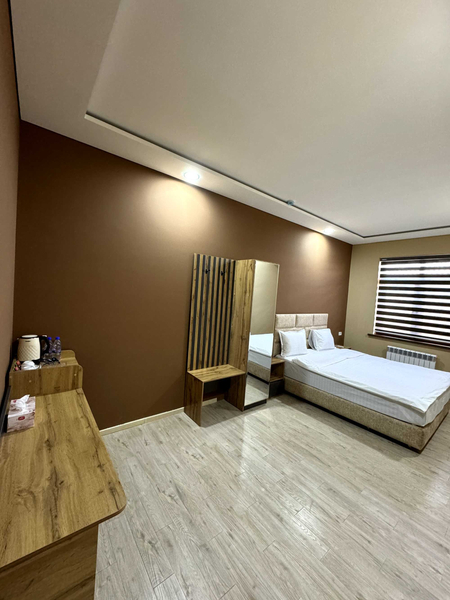 Новая гостиница Triple S Hotel, возле метро.