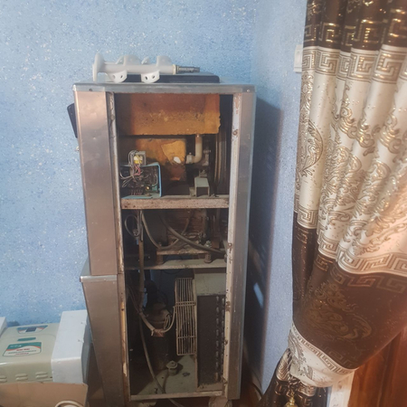 Freezer. Muzqaymoq tayyorlaydigan apart.