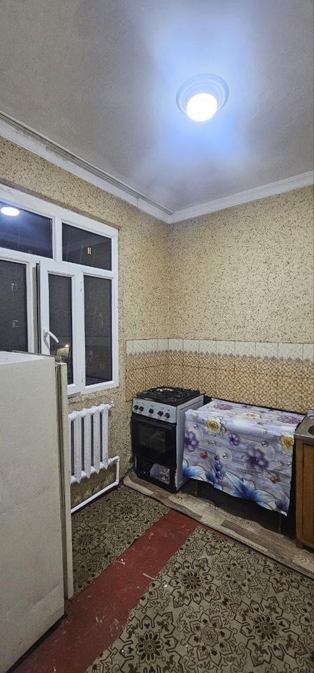 ≈МЕТРО Чиланзар 16, РАЗДЕЛКА, 2/4/4 продаётся квартира