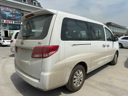JAC M4 Turistik xizmatlari uchun qulay bo'lgan mikroavtobus