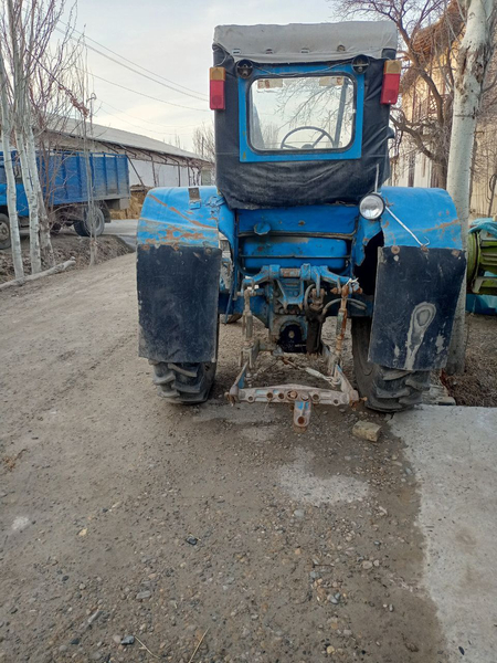 28 tiraktor harajatsiz