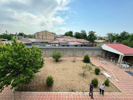 Продается отель (гостиница,хостел) Мирабадский р-н. 12 сот. Аэропорт.