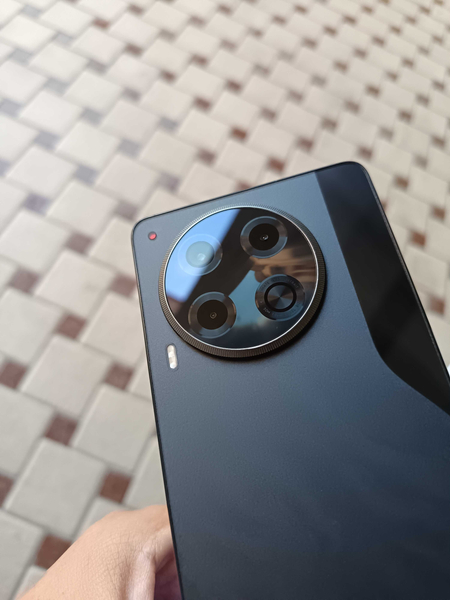Tecno Camon 30 16/256 Amoled 120 Ghz c кор и документами в идеале