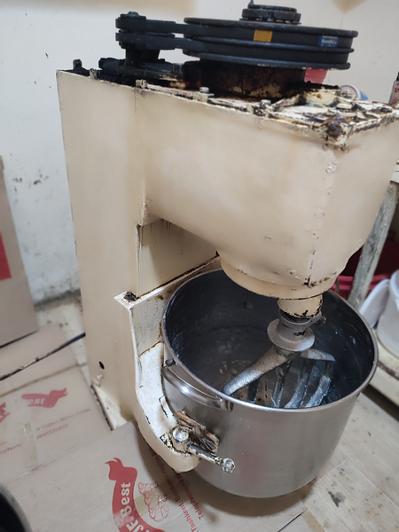 Konditer asbob uskunalari sotiladi