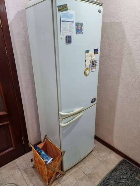 Продам 2х камерный 2х компрессорный холодильник атлант