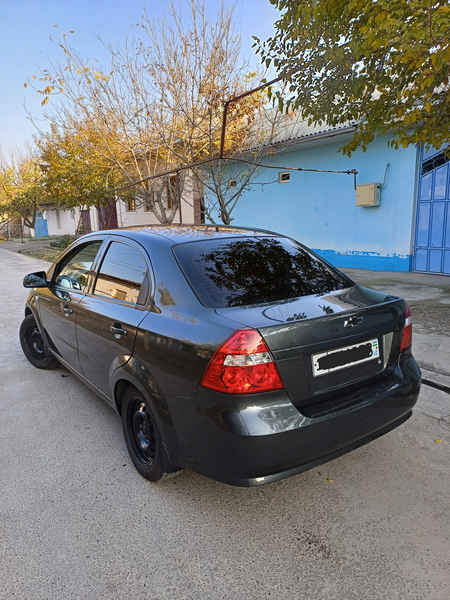 Nexia 3 sotiladi gaz bor