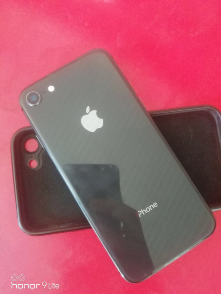 iPHONE 8 xotirasi 64