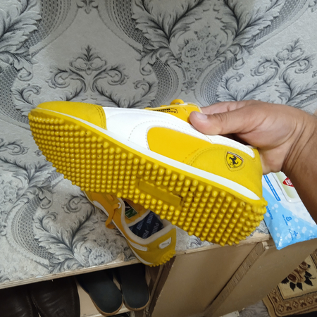 Puma orginal  jenski oyoq kiyim.