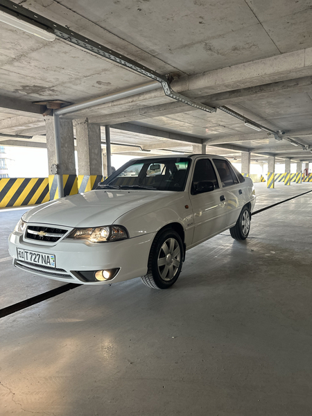 Nexia2    1,6  Mator 174.000 min yurgan idiyal bir qol moshina