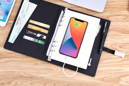 Бизнес корпоративный. Беспроводная зарядка Power Bank USB.