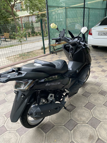 Skuter N Max 150cc ideal