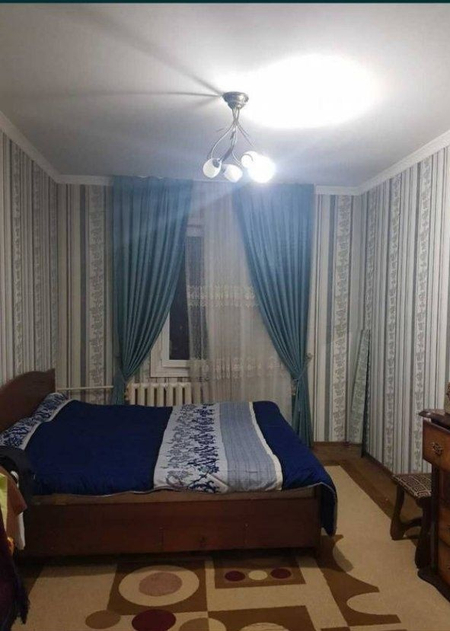 Юнусабад 11 кв, 2/4/4 продается квартира,