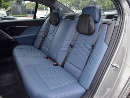 Gonzo Motors - BMW I5 Long