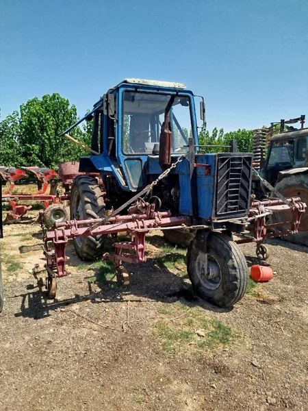 Belarus MTZ80 kultivatsiya traktori