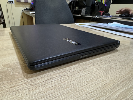 Acer notebook sotiladi, holadi ideal