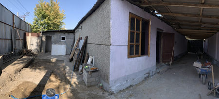 Hovli sotiladi srochna