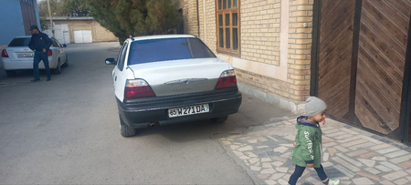 Автомобиль нексия