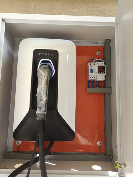 Elektro mobili zaryadka ustanovka