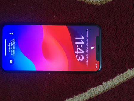 iPhone xs.    64