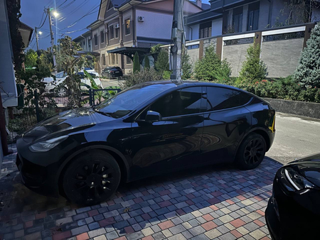 Tesla Model Y Longe Range Dual Motor