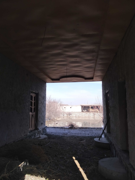 Uy sotiladi tez va arzon!
