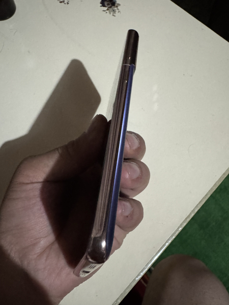 Galaxy S21 sotiladi 8/256GB