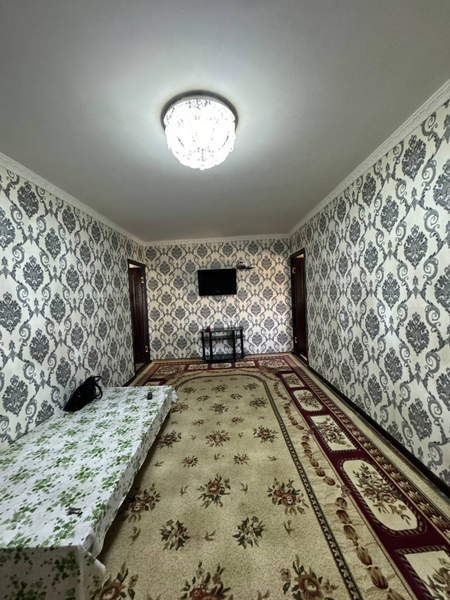 Чирчик шахри 4 микро район 2 хонали уй сотилади 30500$