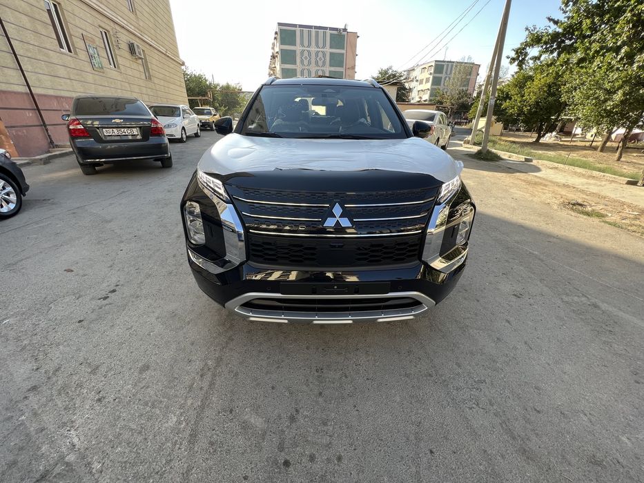 Mitsubishi Noviy Polniy full god 2023