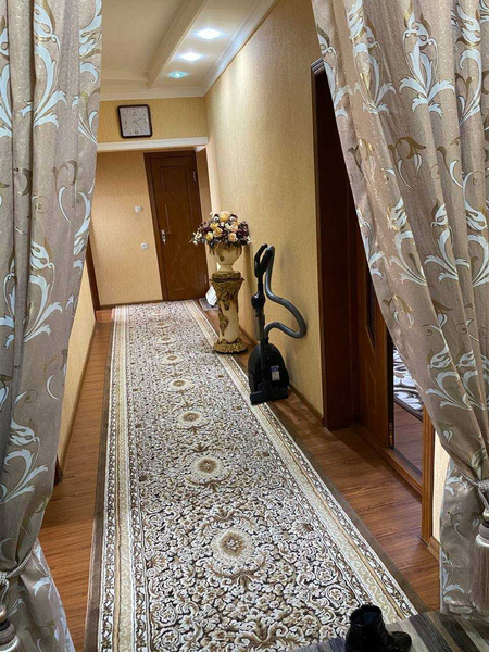 (К122960) Продается 4-х комнатная квартира в Мирабадском районе.