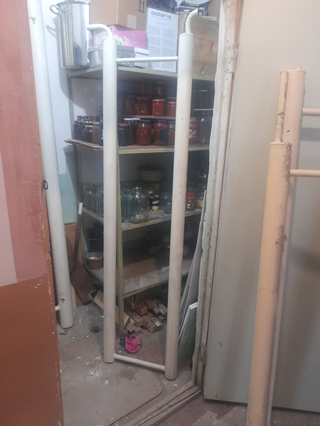 Срочно регисторы отопление из трубы продается.