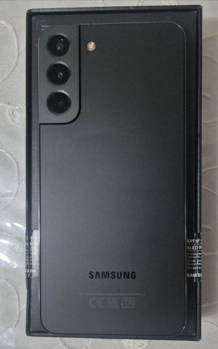 Срочно продам Samsung Galaxy S22 Plus 256GB Phantom Black, официальный