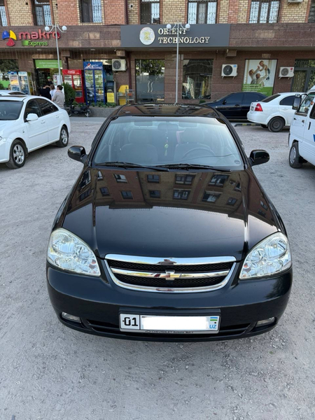 Lacetti 1 позиция 1,8 двигатель, 2013 года. Пробег 80000